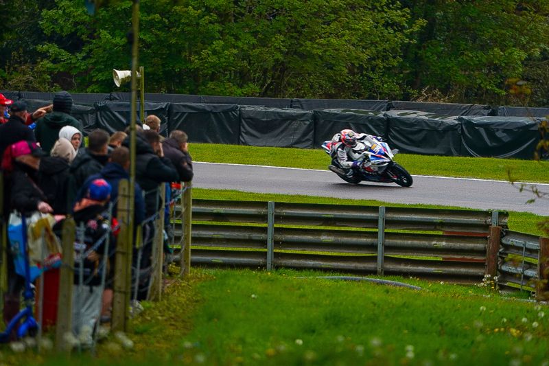 Alastair Seeley will head the grid for tomorrow’s 14-lap race, beating ...