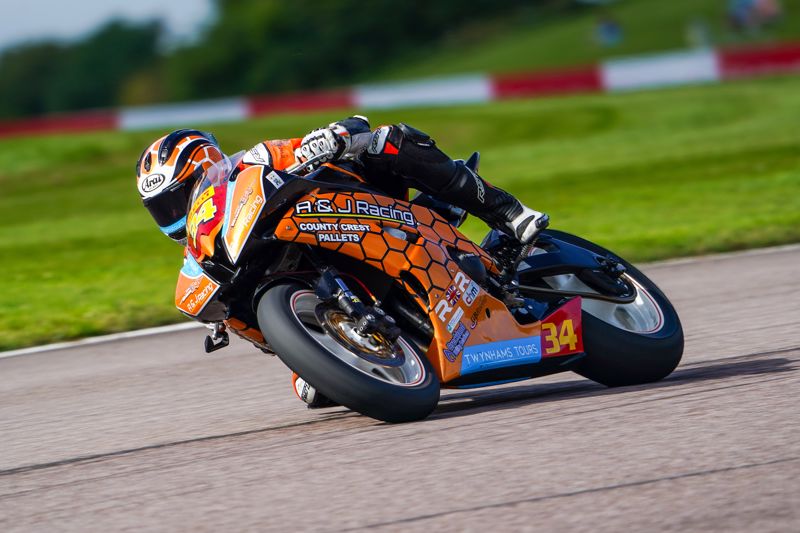 Aaron Silvester set the pace as the Thruxton action kicked-off ...