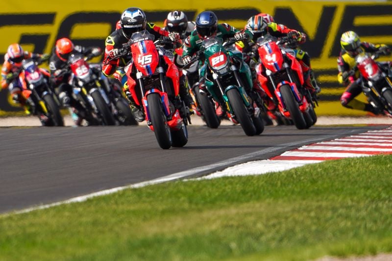 Tom Stevens sealed the victory in the ABK Beer 0% BMW F 900 R Cup Last ...